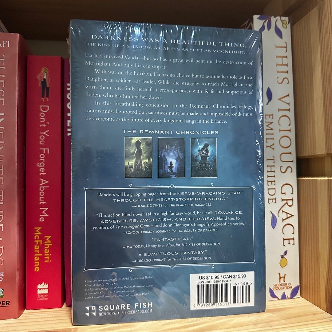 The Beauty Of Darkness By Mary E Pearson The Remnant Chronicles