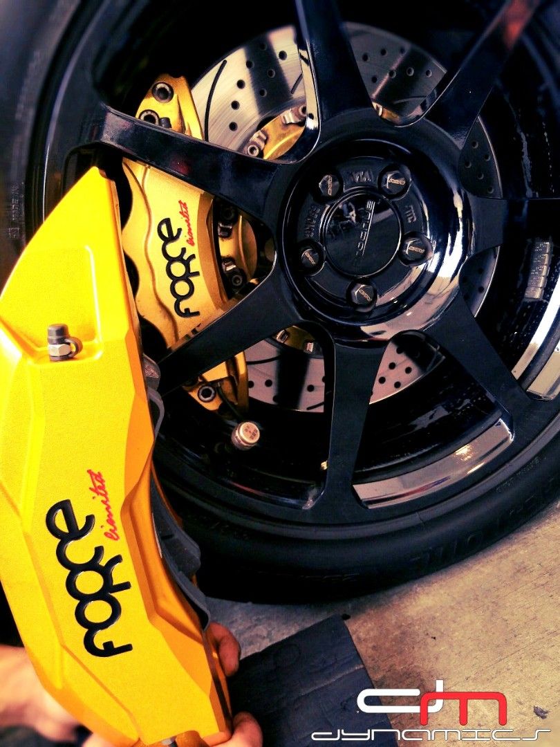 Toyota VellFire : FORCE Ultimate Big 8 Pot Big Brake Kit (BBK) with ...