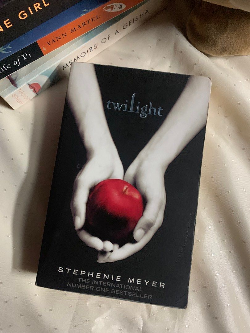 Twilight Book 1 by Stephenie Meyer - P270, Hobbies & Toys, Books ...