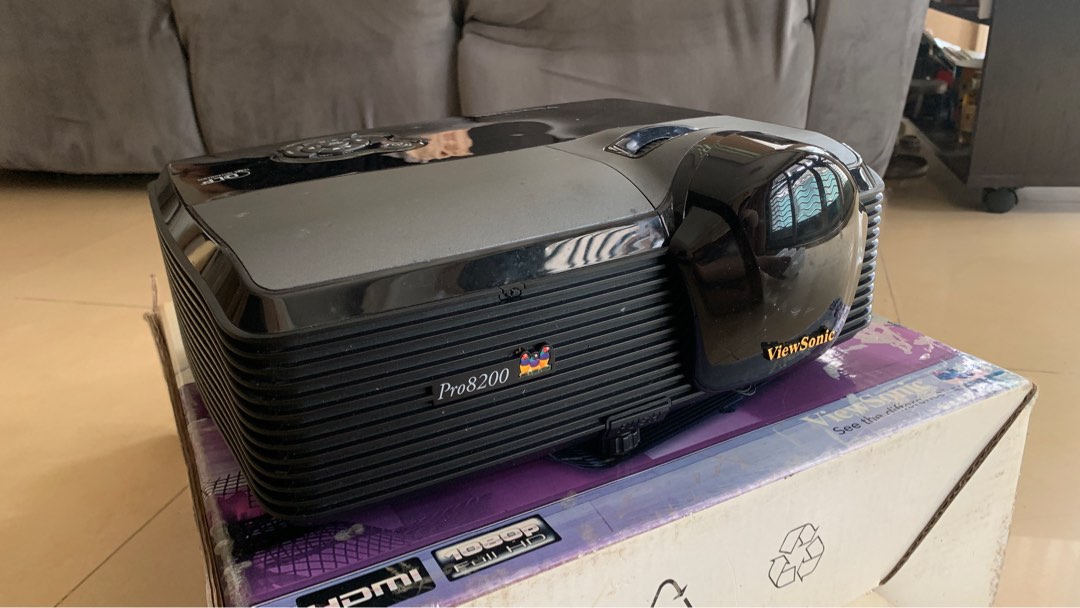 Viewsonic pro8200 投影機, 家庭電器, 電視 & 其他娛樂, 投影機 - Carousell
