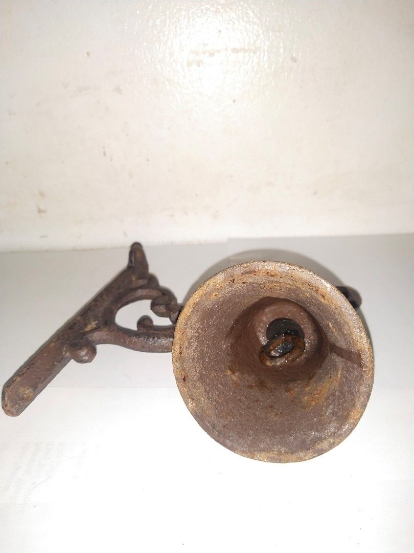 "Wall mount Cast Iron BELL"/Home-Farm use/1950s era/Missing "clapper ...