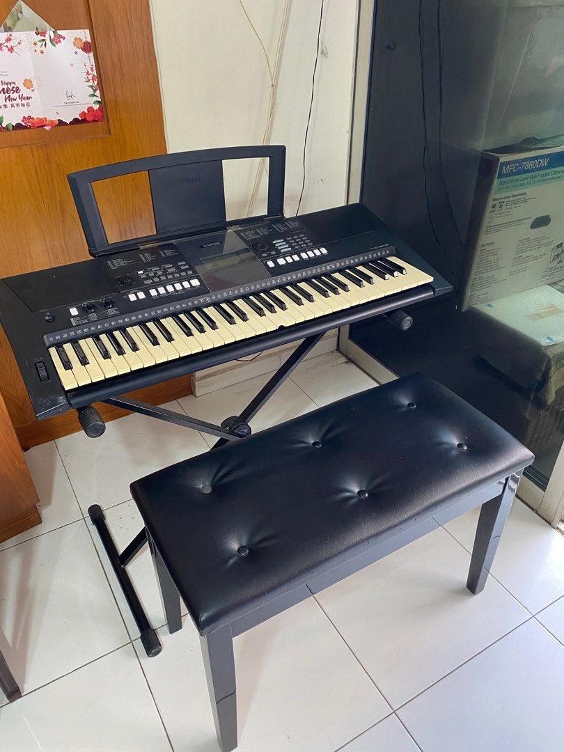 Yamaha E423 with Keyboard Stand and Piano Chair, Hobbies & Toys, Music ...