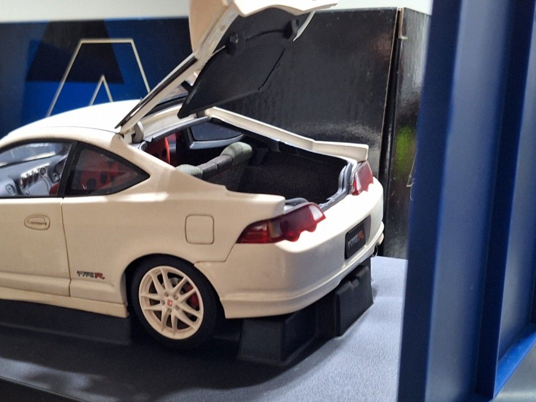 1/18 Autoart Honda DC5 Type R, Hobbies & Toys, Toys & Games on Carousell