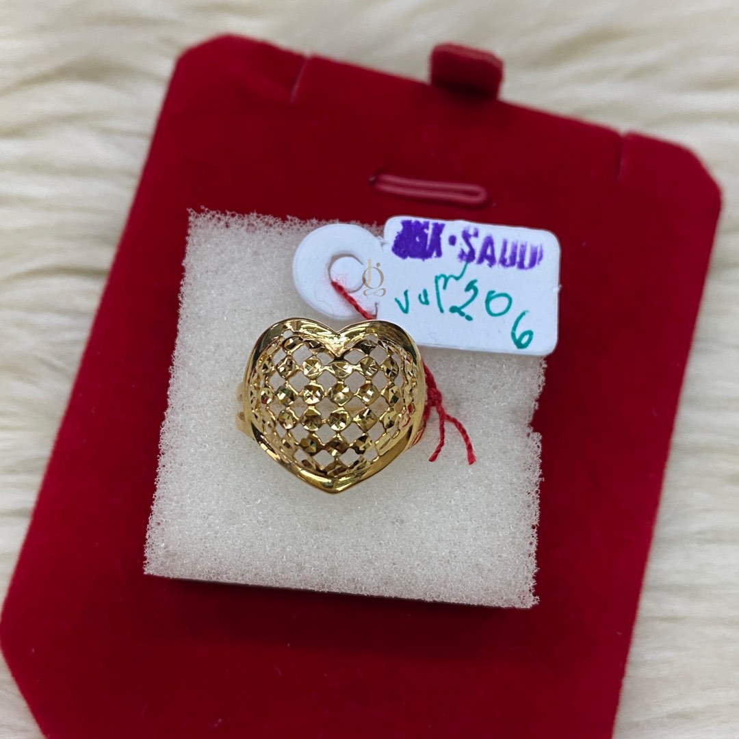 18k Saudi Gold Ladies’ Ring Heart 2.0g on Carousell