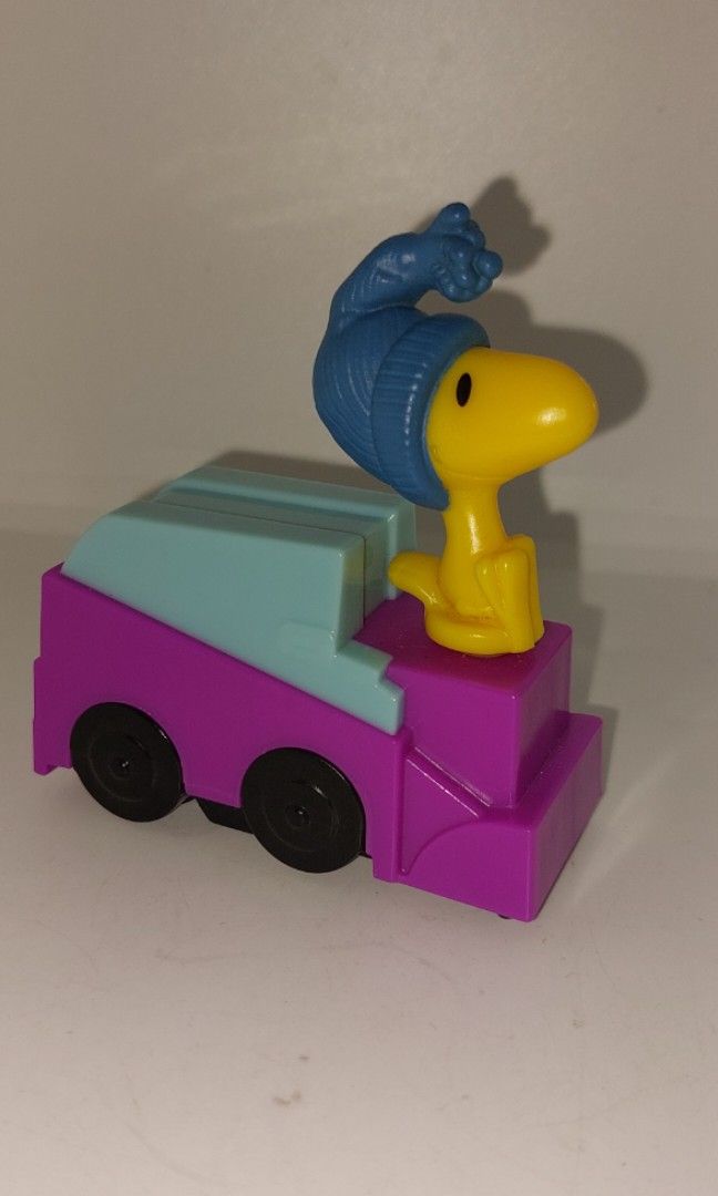 2015 Mcdonald's Happy Meal Snoopy The Peanuts Movie Ice Cleaning ...
