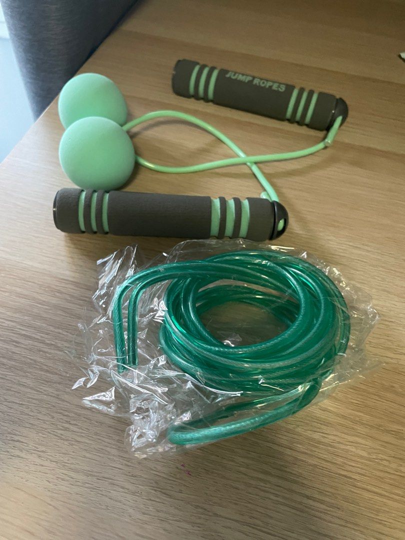 AB wheel (decathlon) & jump ropes, Sports Equipment, Exercise & Fitness ...