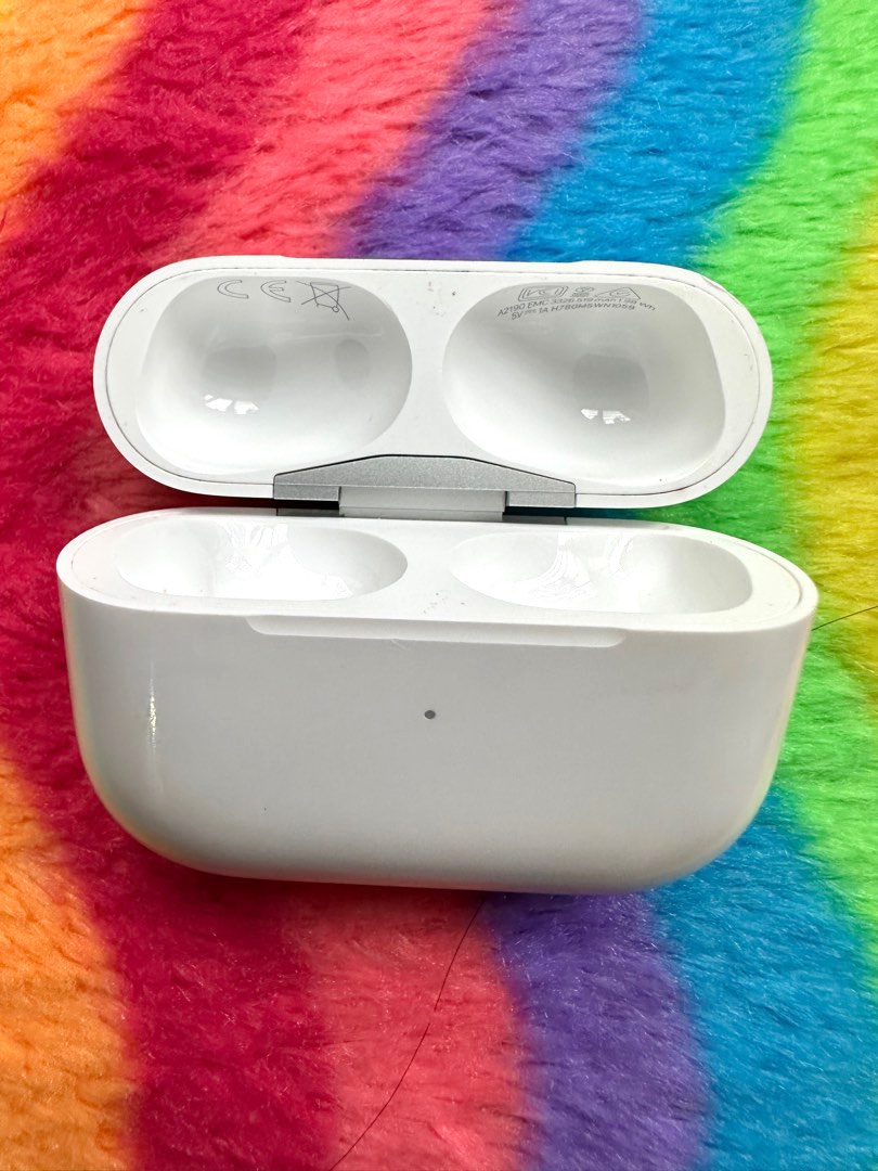 Airpods Pro Gen 1 magsafe charging case, Audio, Earphones on Carousell