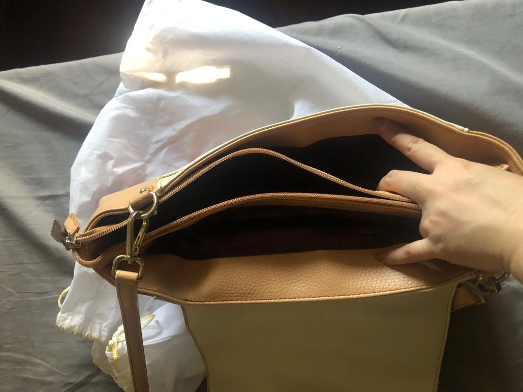 SALE! Art Fever Brera Wizard of Oz Sling Bag, Women's Fashion, Bags ...