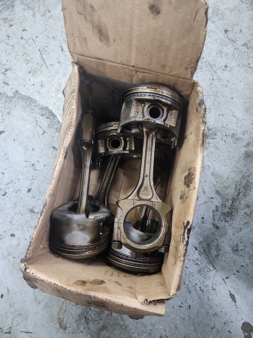 B18C Type R Pistons 81mm, Car Accessories, Accessories on Carousell