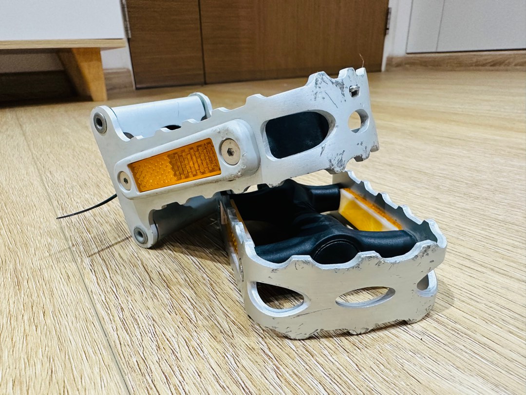 Brompton Original Pedals, Sports Equipment, Bicycles & Parts, Parts & Accessories on Carousell