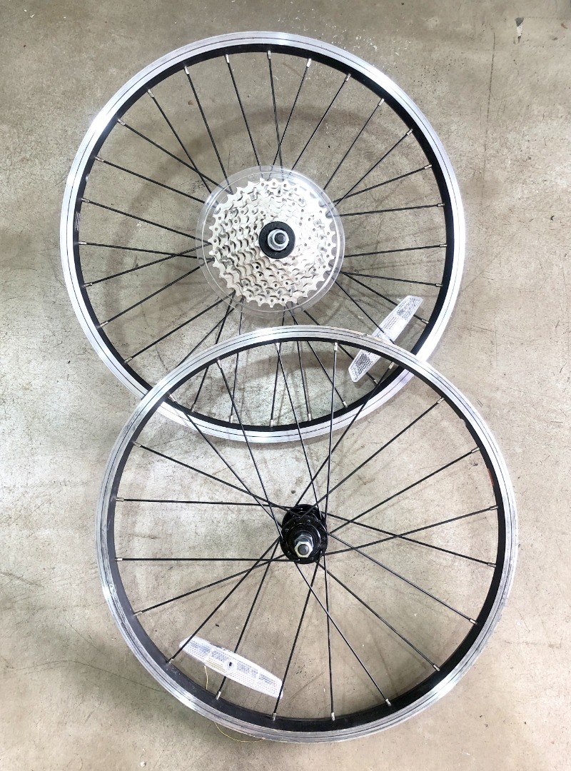 Dahon wheelset 8 speed 74/130 rim brake bolt, Sports Equipment ...