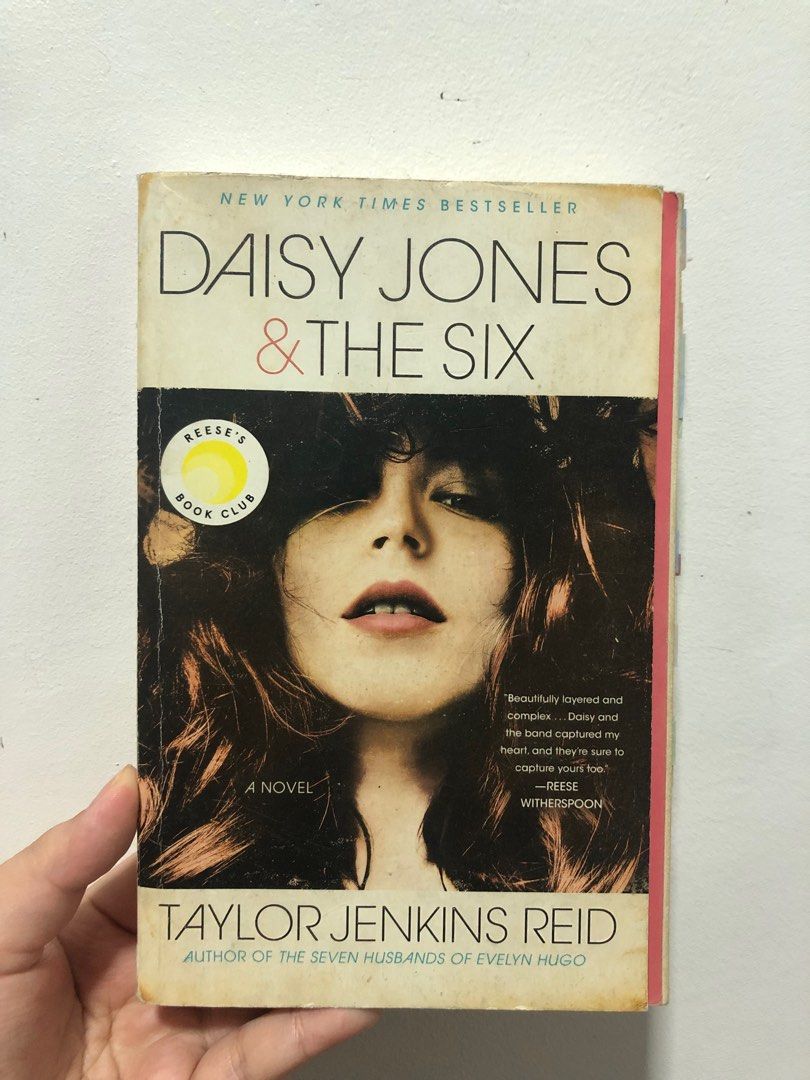 Daisy Jones And The Six by Taylor Jenkins Reid, Hobbies & Toys, Books ...