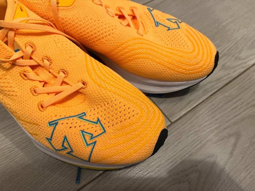 Descente DELTA PRO RACE, 男裝, 鞋, 波鞋 - Carousell