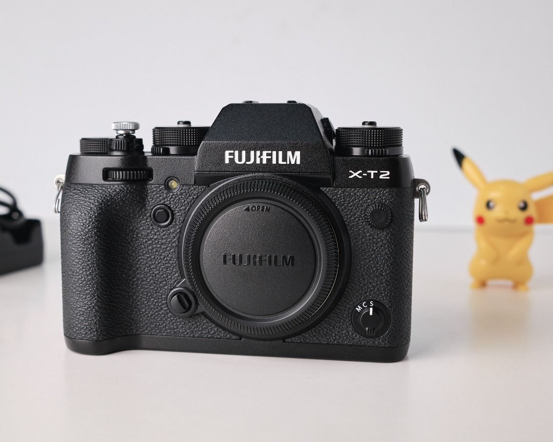 Fujifilm X-T2 with VPB-XT2 (good as new), Photography, Cameras on Carousell