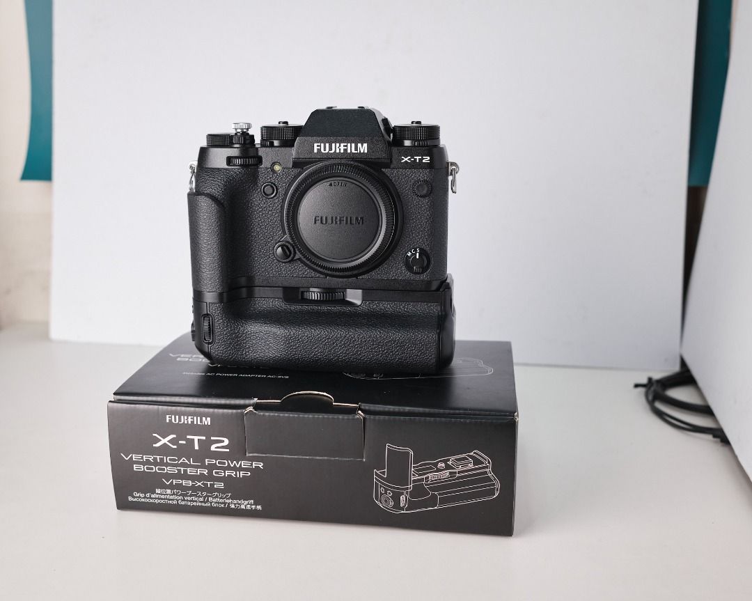Fujifilm X-T2 with VPB-XT2 (good as new), Photography, Cameras on Carousell