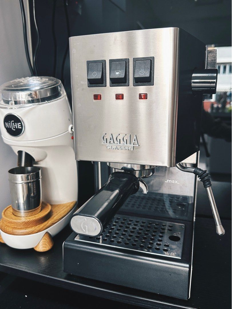 Gaggia Classic Pro (2019 model), TV & Home Appliances, Kitchen ...