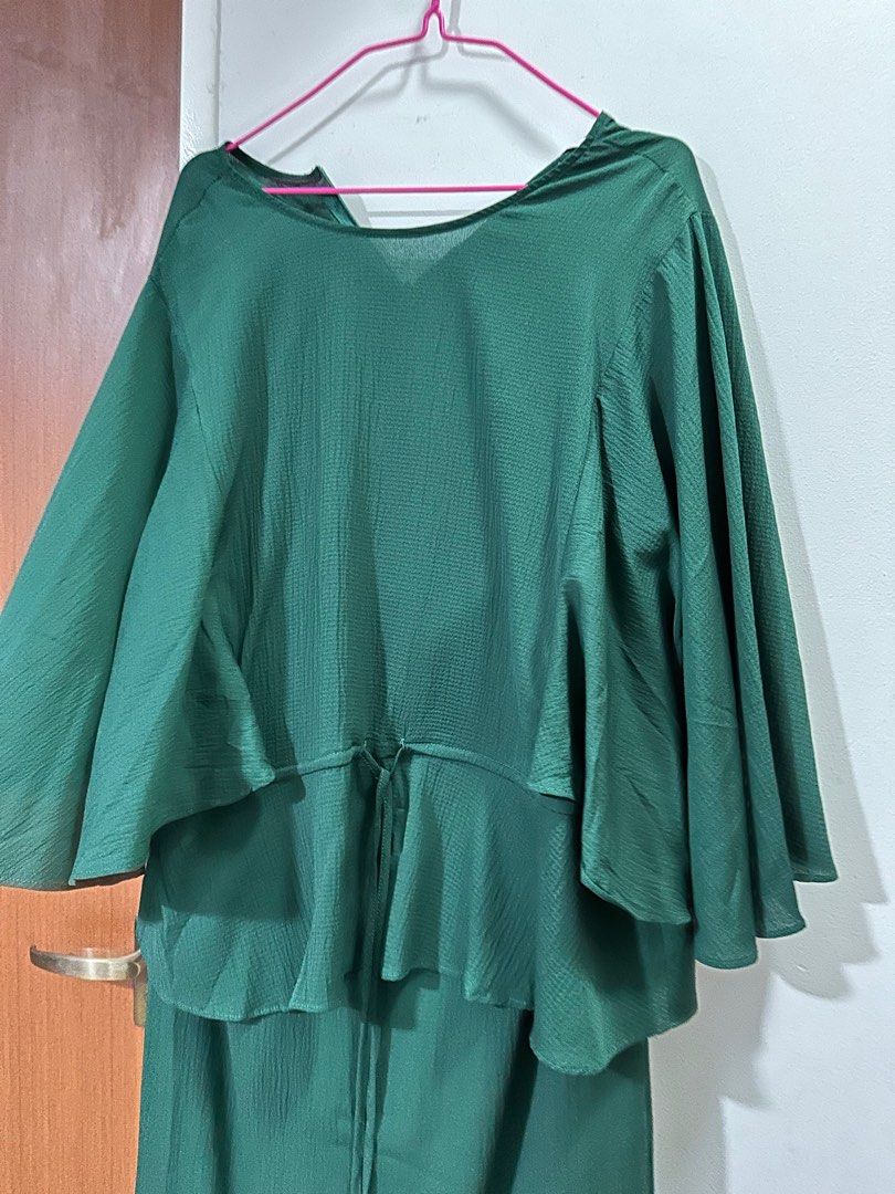 GREEN BAJU KURUNG bat wing, Women's Fashion, Muslimah Fashion, Baju ...