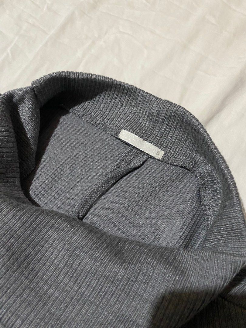 GU Knit Vest, Women's Fashion, Tops, Others Tops on Carousell