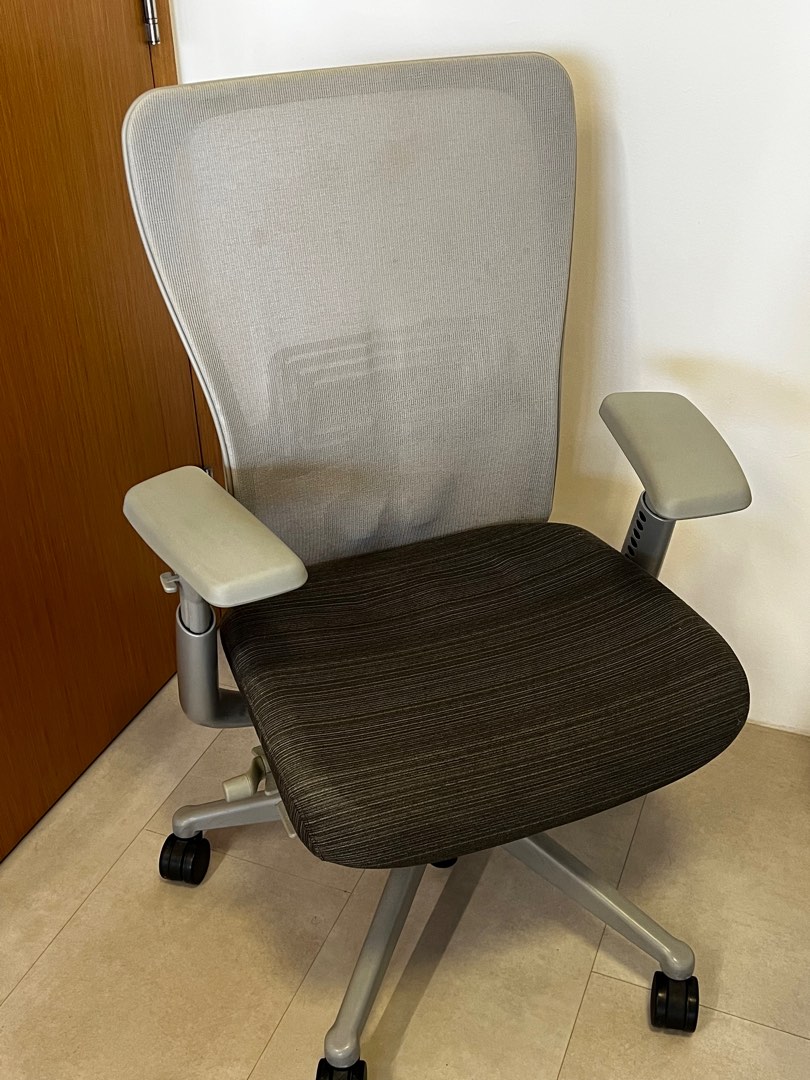 Haworth work office chair, Furniture & Home Living, Furniture, Chairs ...