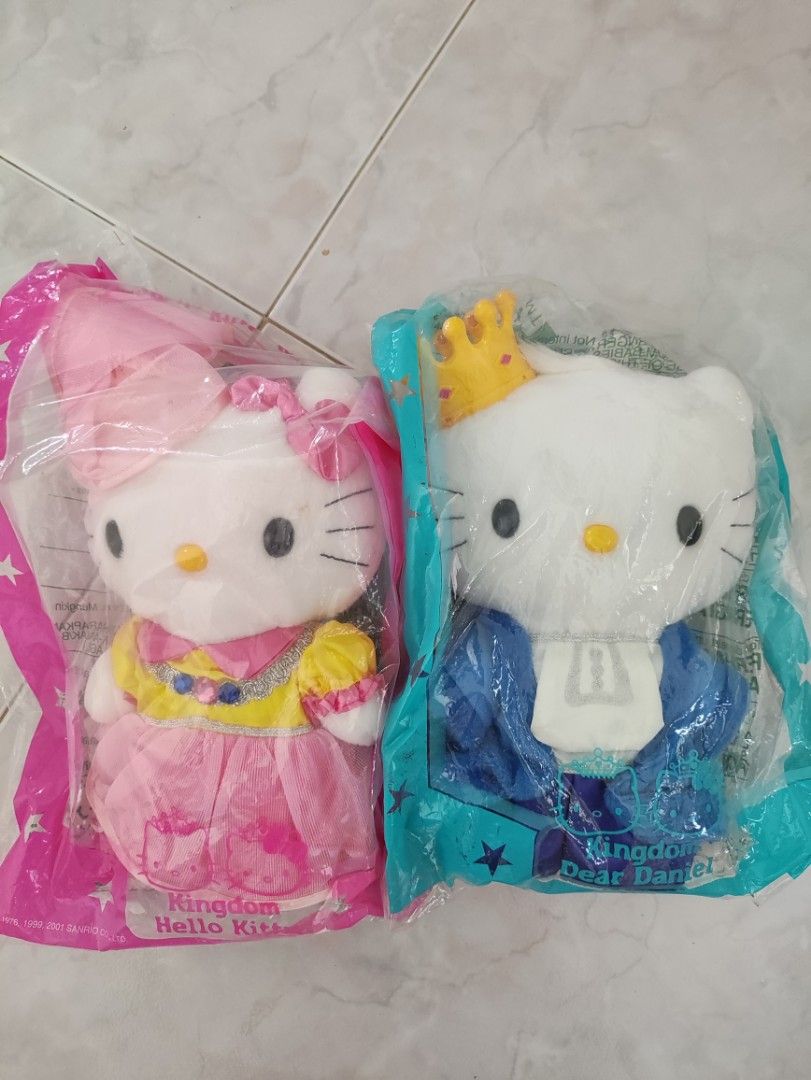 Hello Kitty King and Queen Collection, Hobbies & Toys, Toys & Games on Carousell