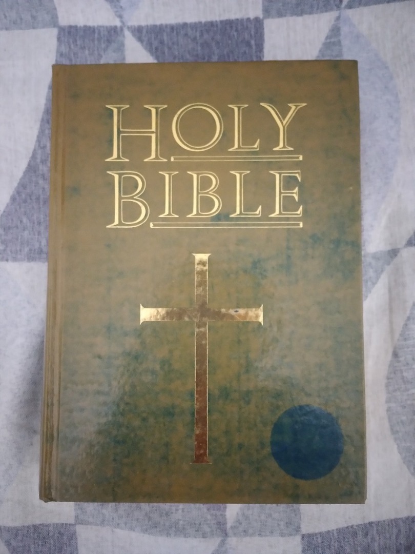 Holy Bible: Revised Version of 1611 Authorized Version, Hobbies & Toys ...
