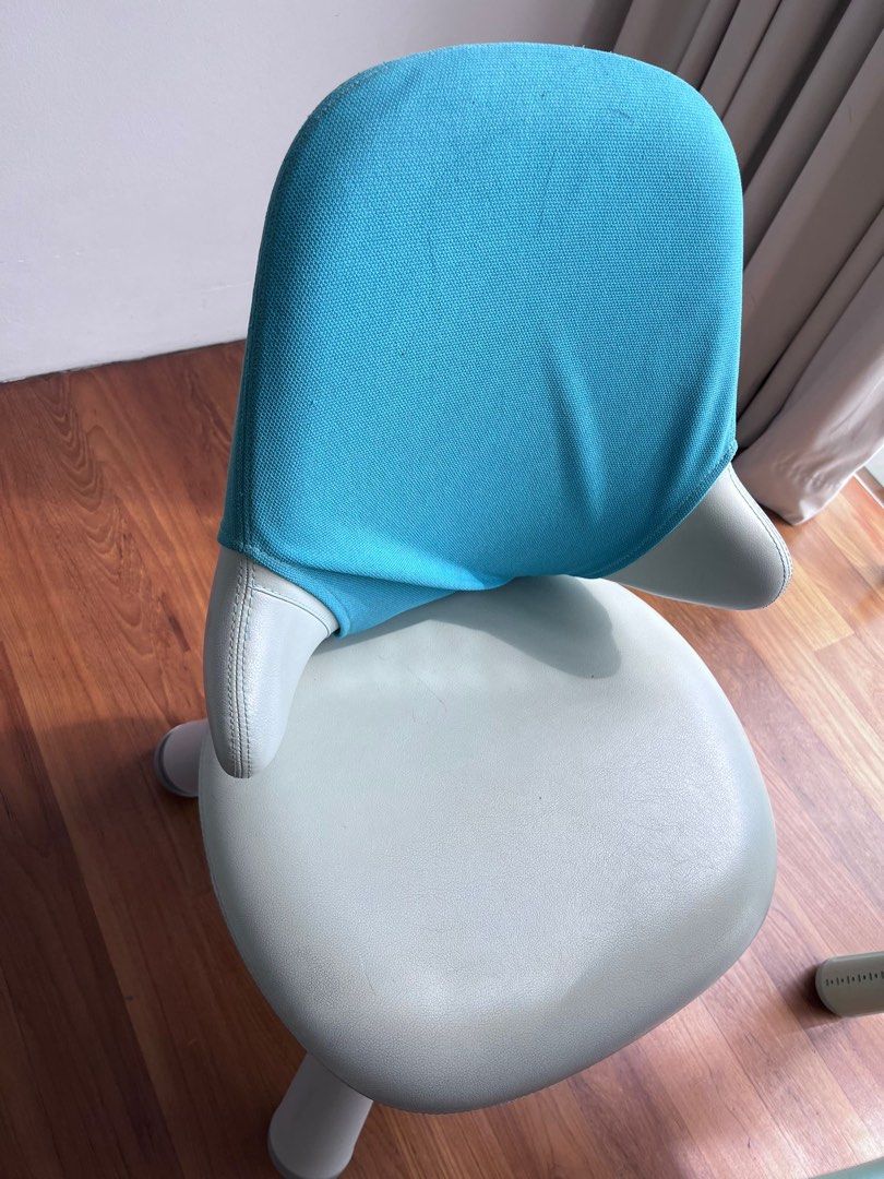 Iloom peanut table and chair set for kids, Babies & Kids, Baby Nursery ...