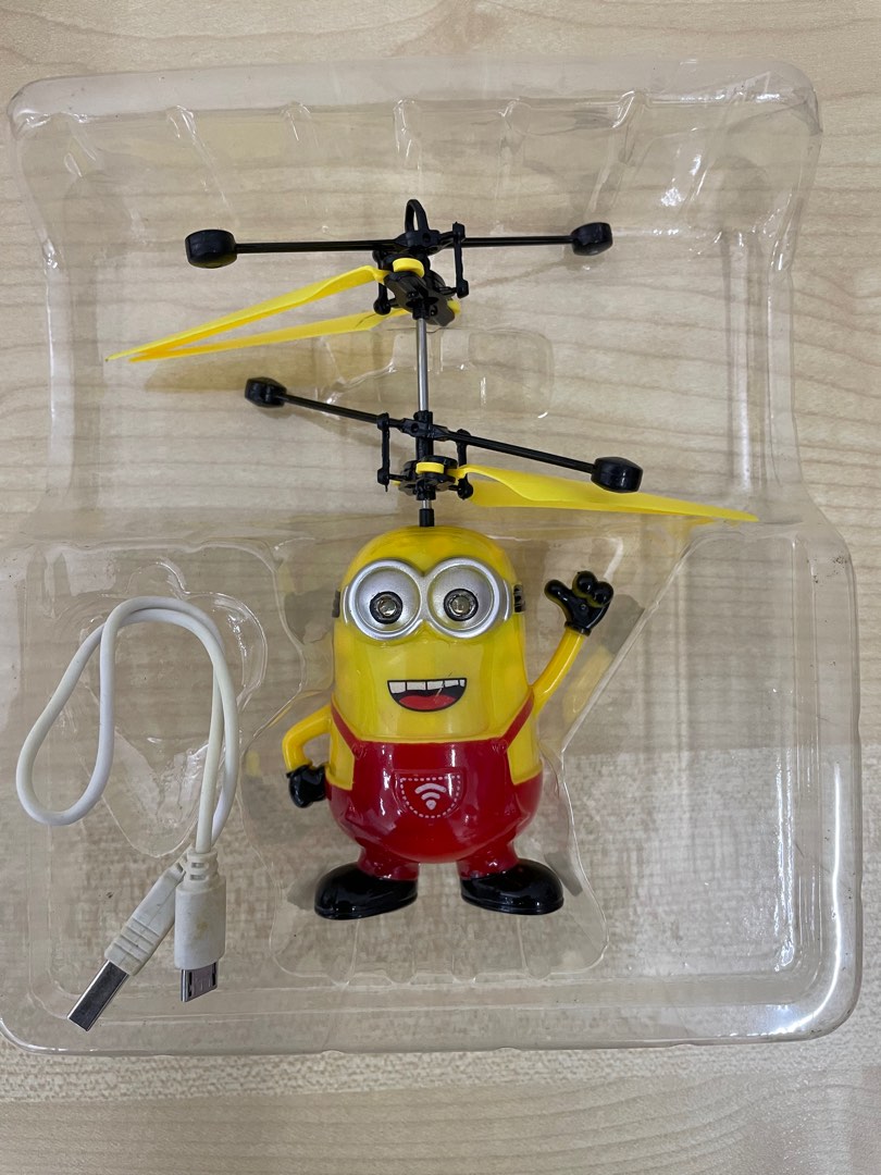 Minions Flying Aircraft, Hobbies & Toys, Toys & Games on Carousell