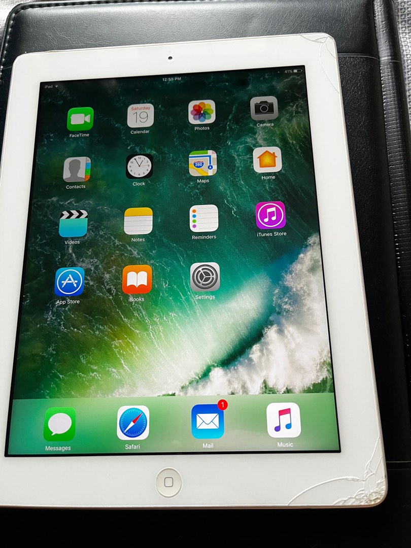 iPad Gen 4, Mobile Phones & Gadgets, Tablets, iPad on Carousell