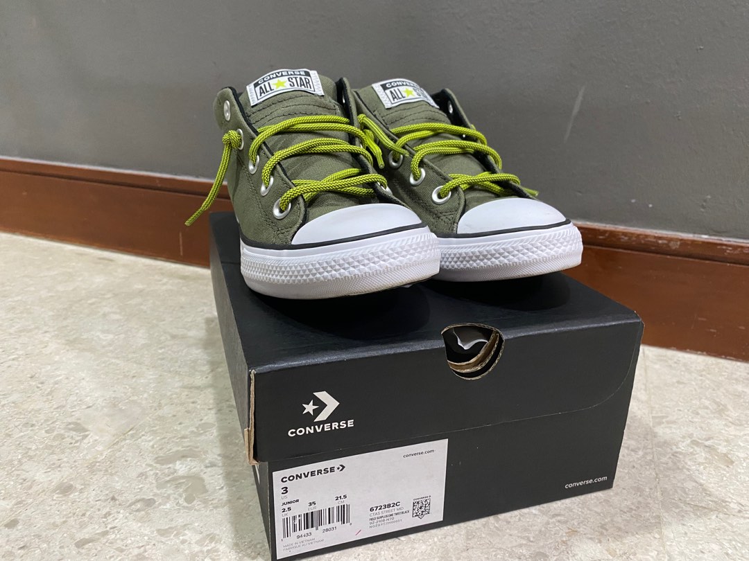 junior Converse Chuck Jaylor ALL STAR sneakers, Babies & Kids, Babies ...