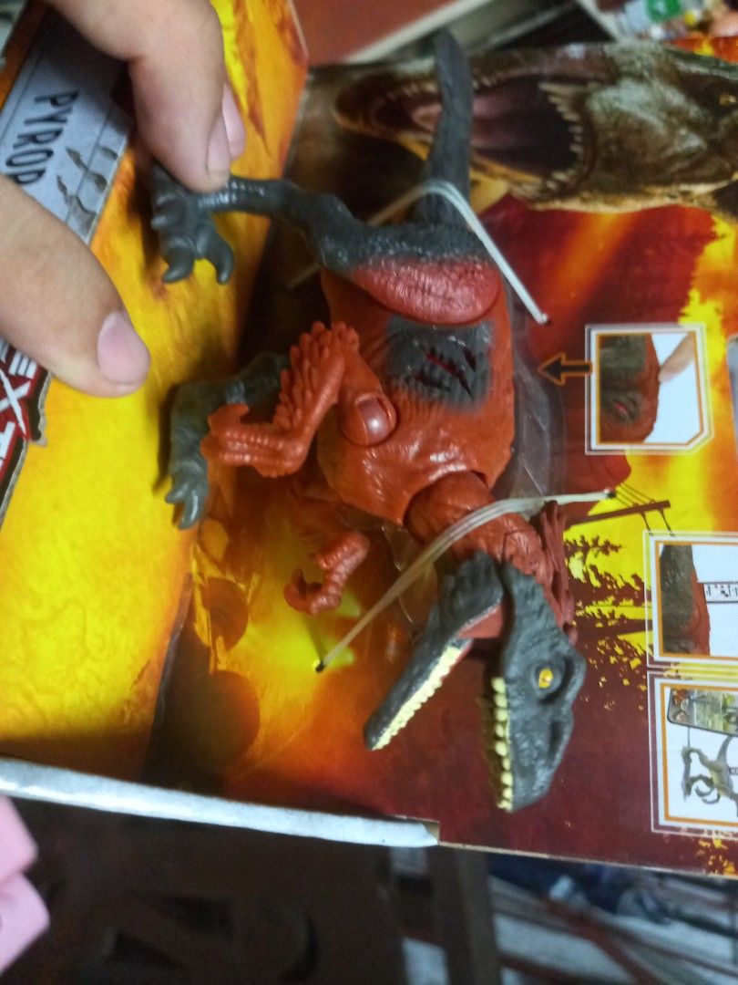 Jurassic world pyro raptor, Hobbies & Toys, Memorabilia & Collectibles ...