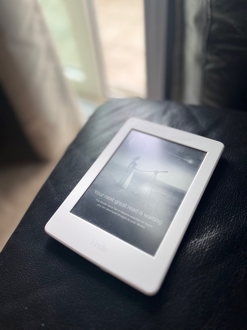 Kindle Paper-white 3, Mobile Phones & Gadgets, E-Readers on Carousell