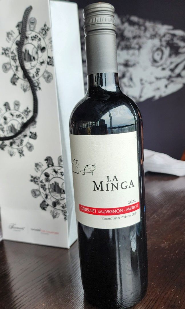 La Minga Red Wine, Food & Drinks, Alcoholic Beverages on Carousell