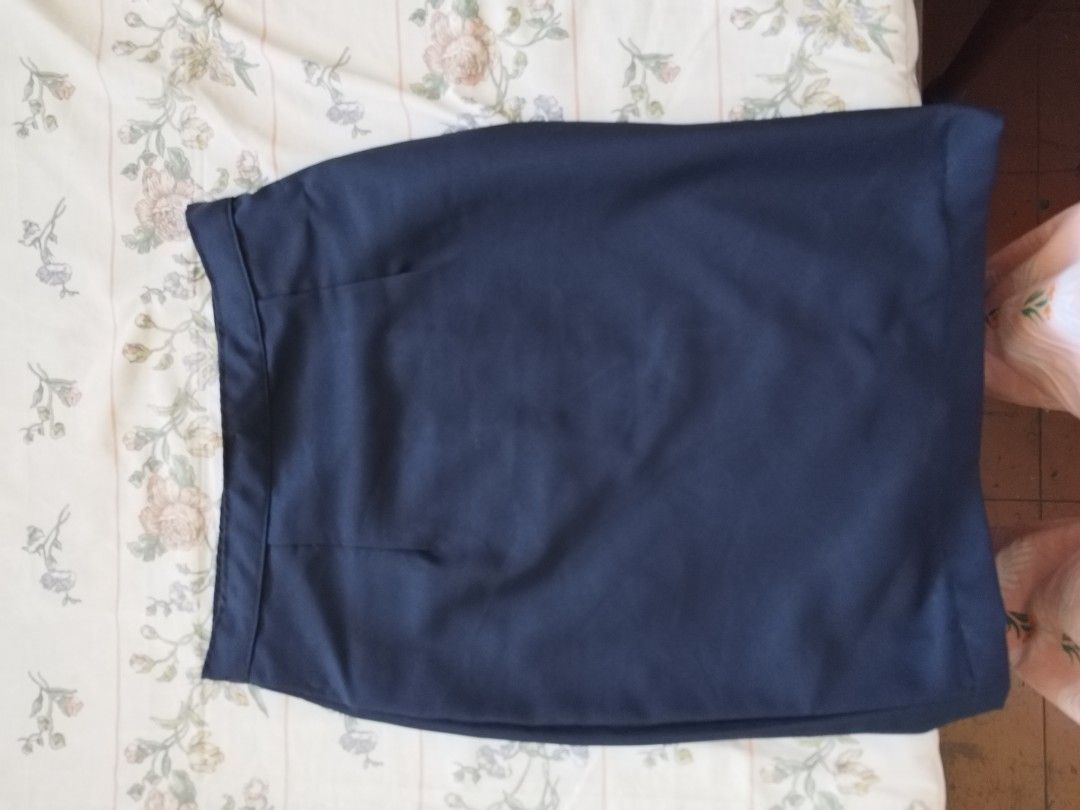 lcc executive uniform (women's coat and skirt only.) on Carousell