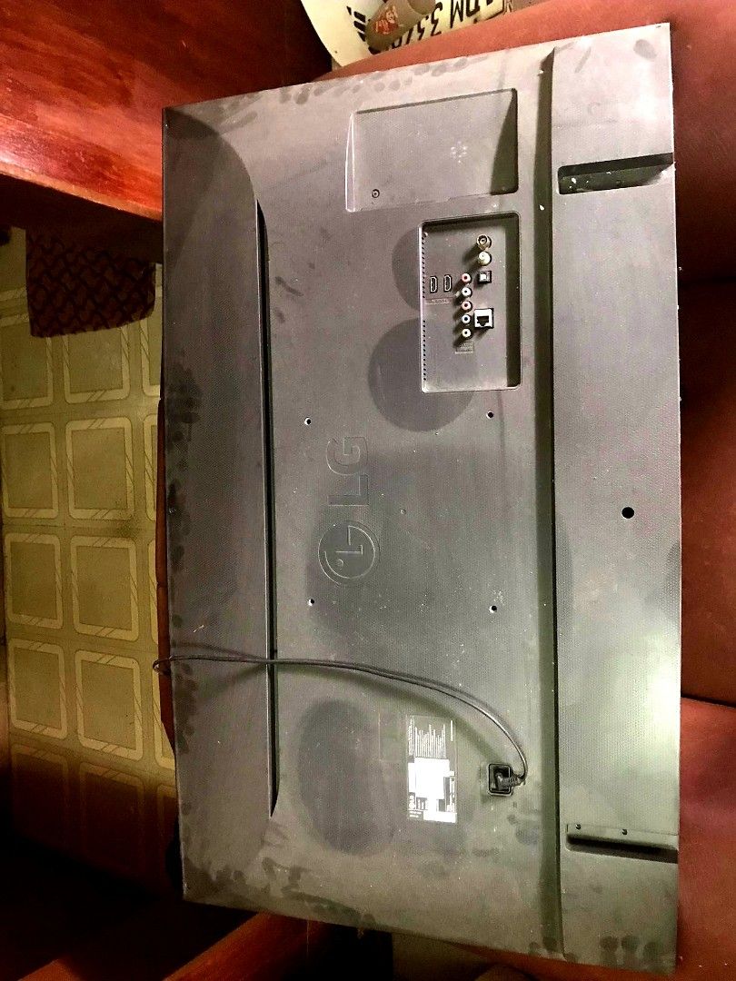 LG Broken TV 42in, TV & Home Appliances, TV & Entertainment, TV on Carousell