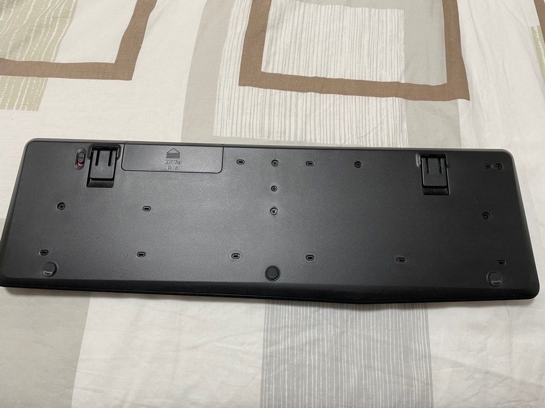 Logitech K375S MULTI-DEVICE Wireless Keyboard and Stand Combo ...