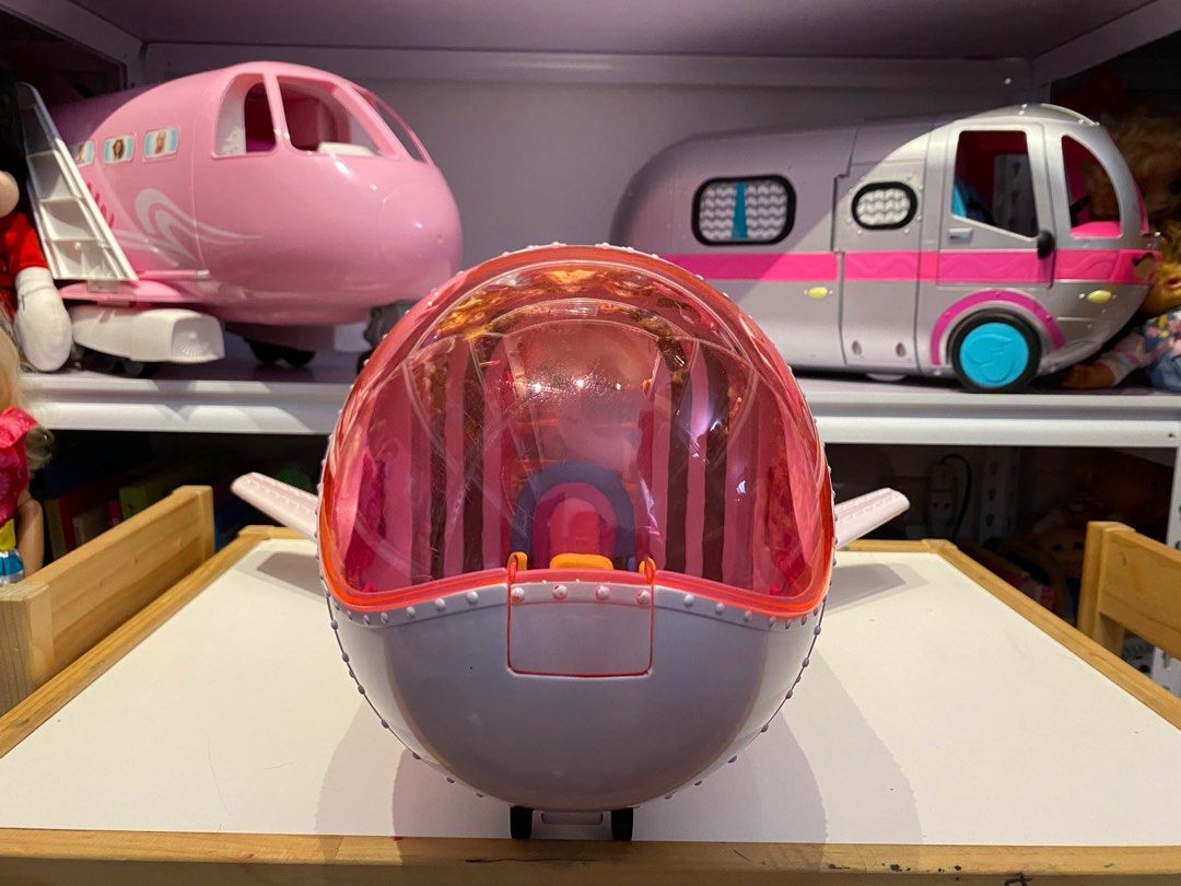 LOL Surprise OMG Plane 4-in-1 Playset Transforms into an Airplane, Car ...