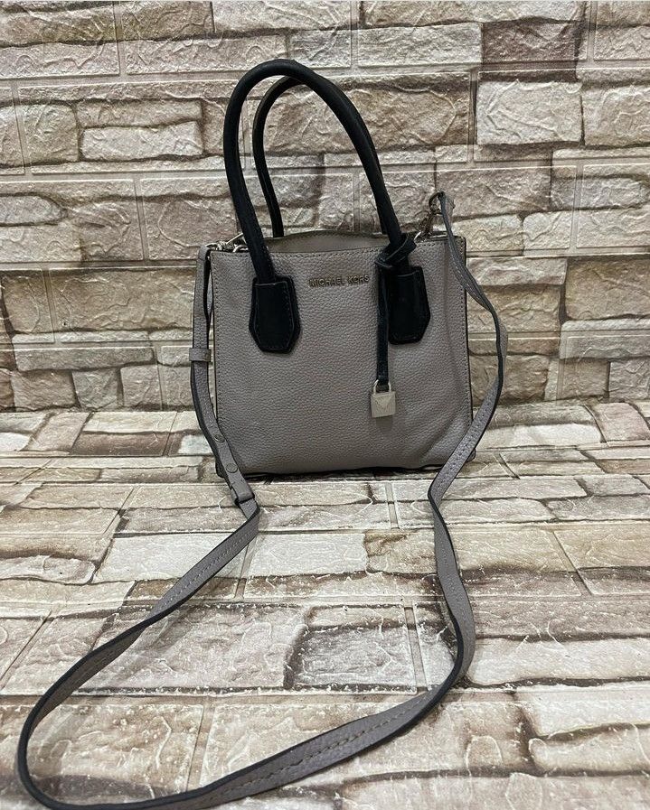 Michael Kors full kulit asli, Fesyen Wanita, Tas & Dompet di Carousell