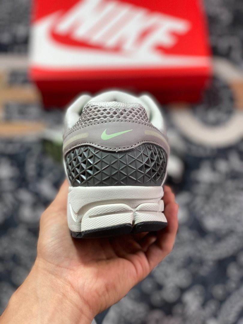 Nike Zoom Vomero 5, Men's Fashion, Footwear, Sneakers on Carousell