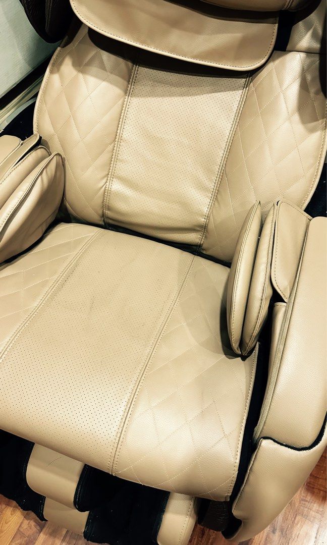 OSIM uMagic Massage Chair, Health & Nutrition, Massage Devices on Carousell