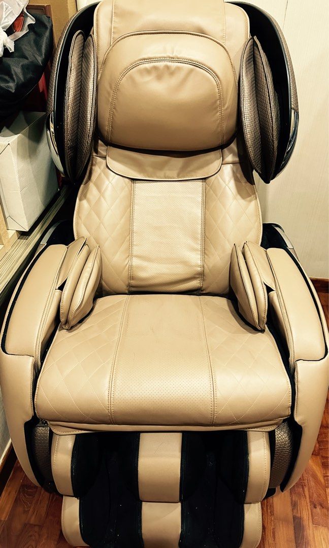 OSIM uMagic Massage Chair, Health & Nutrition, Massage Devices on Carousell