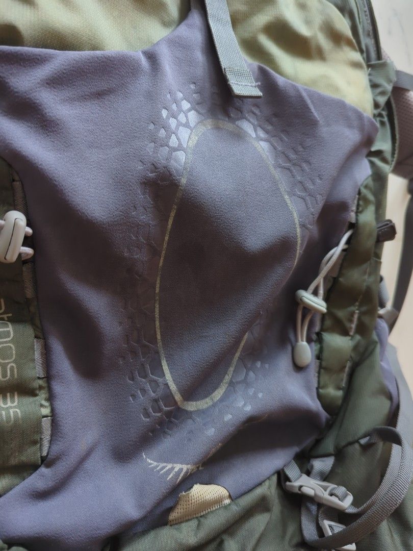 Osprey Atmos 35, Men's Fashion, Bags, Backpacks on Carousell