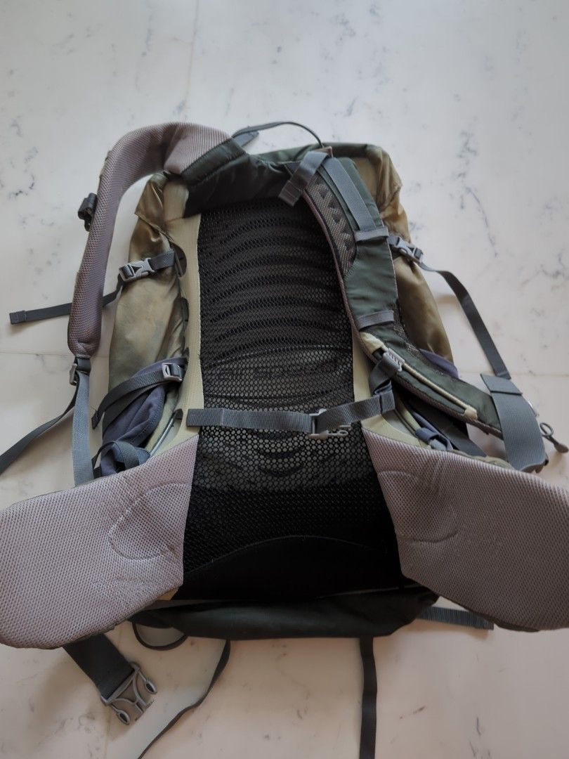 Osprey Atmos 35, Men's Fashion, Bags, Backpacks on Carousell