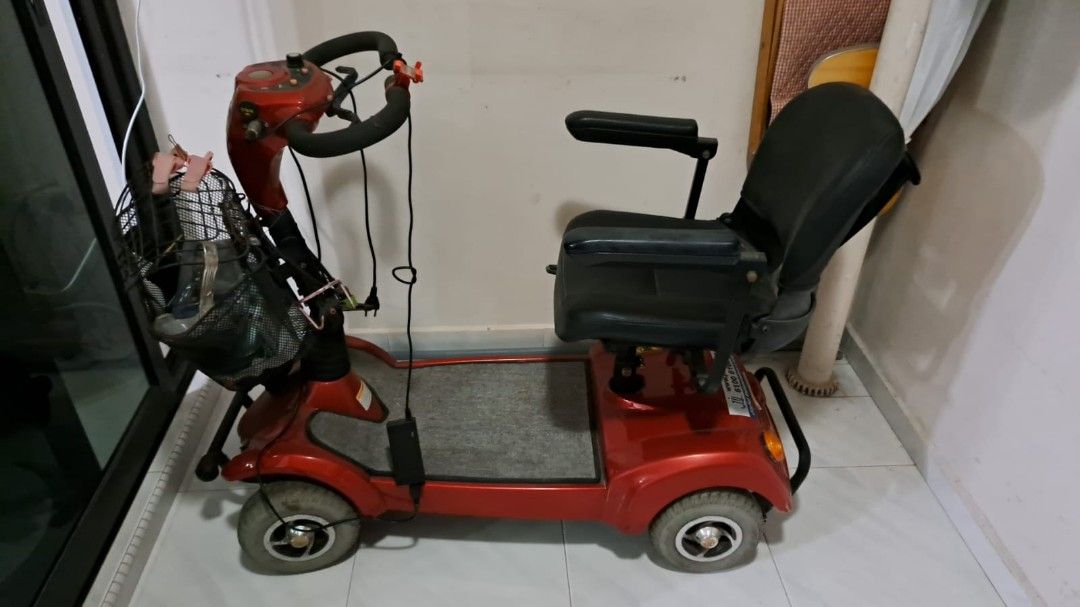 Personal mobility device, Sports Equipment, PMDs, E-Scooters & E-Bikes ...