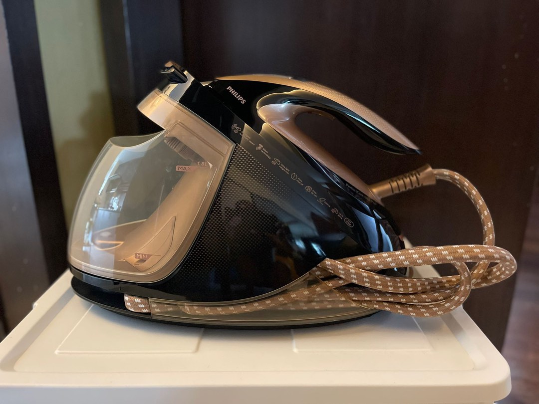 Philips Steamer Iron, TV & Home Appliances, Irons & Steamers on Carousell