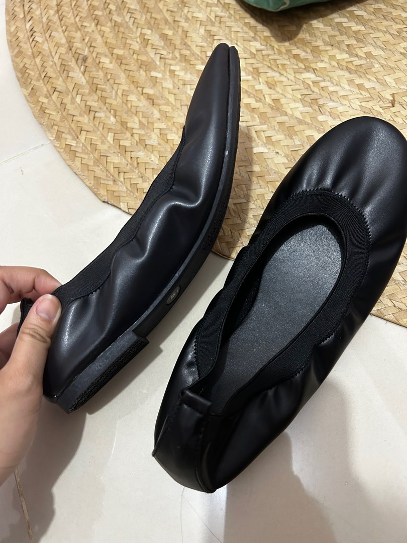 PLAIN BLACK DOLL SHOES, Women's Fashion, Footwear, Flats & Sandals on ...