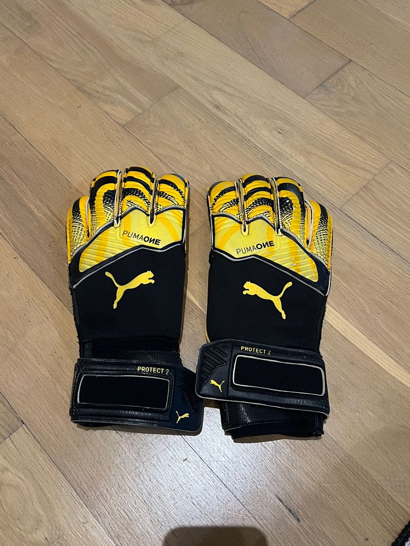 Puma Rollfinger goalkeeper gloves, Sports Equipment, Other Sports ...