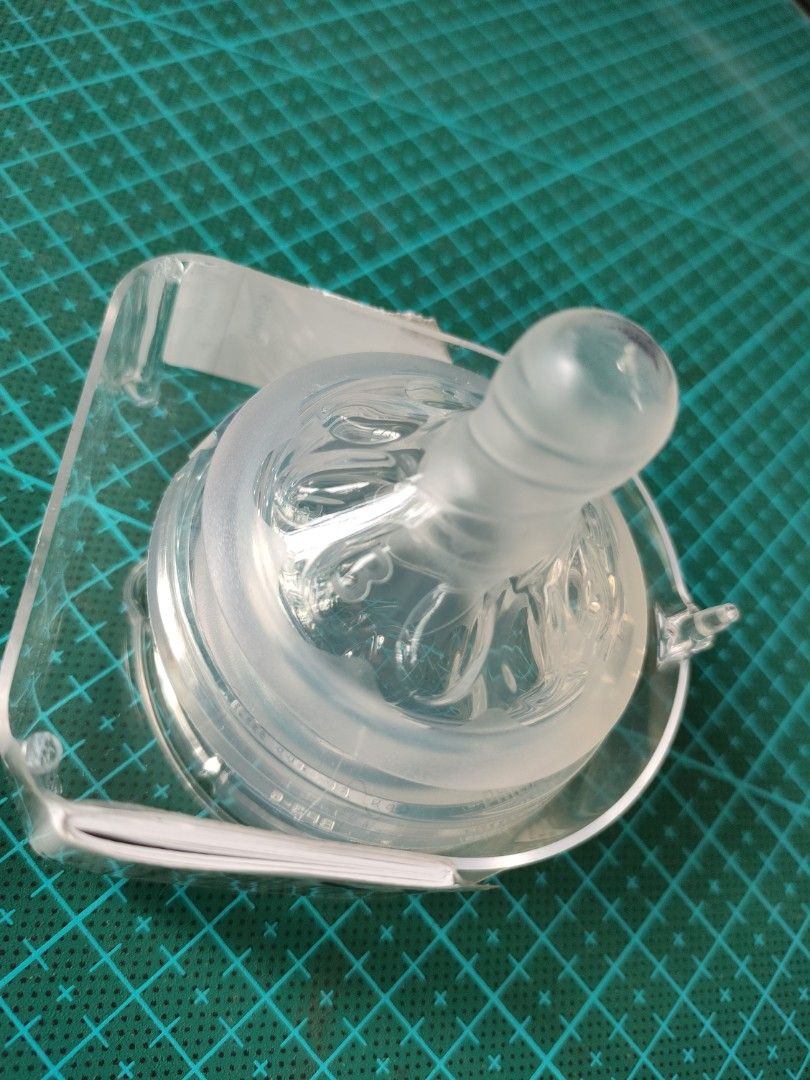 Puting Botol Avent 3 months, Babies & Kids, Nursing & Feeding ...