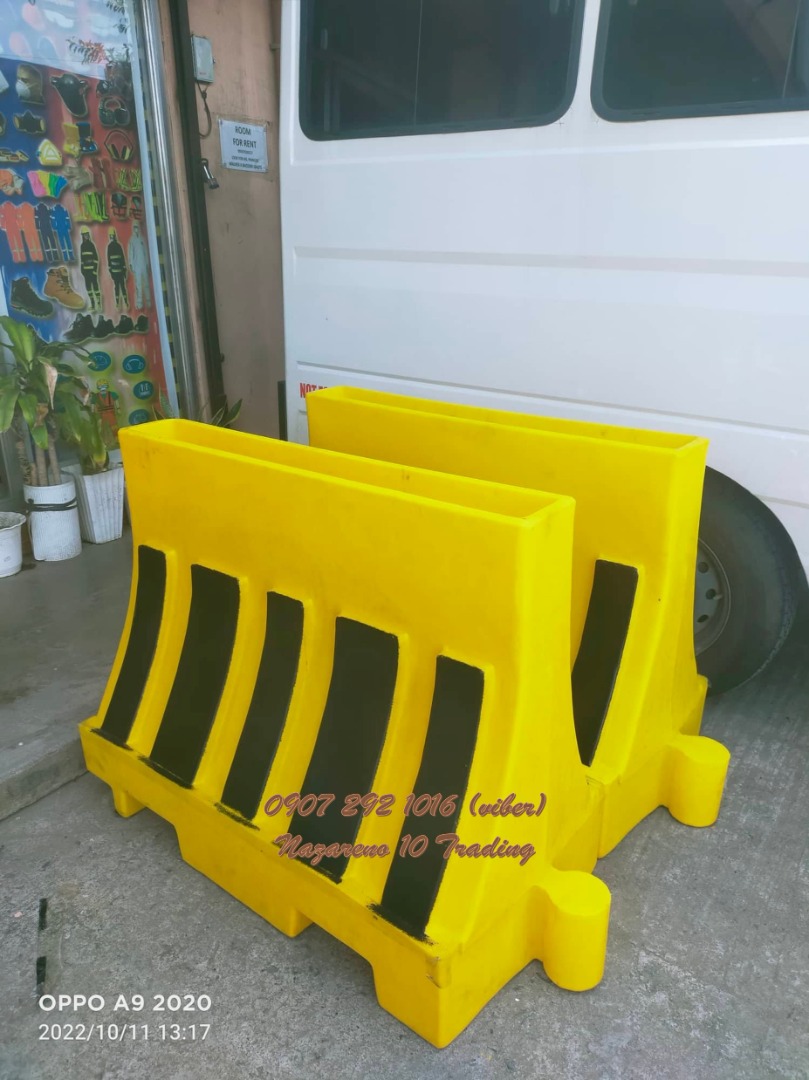 RB8 Plantbox Plastic road barrier 450, Commercial & Industrial ...