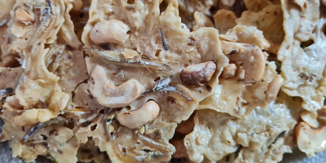 Rempeyek cashew nut/gajus, Food & Drinks, Homemade Bakes on Carousell