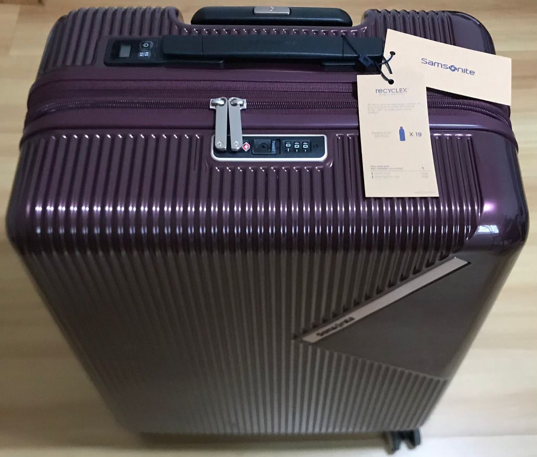 Samsonite spinner with built-in scale 69 x 49 x 27-28 cm, Hobbies & Toys, Travel, Luggage on ...